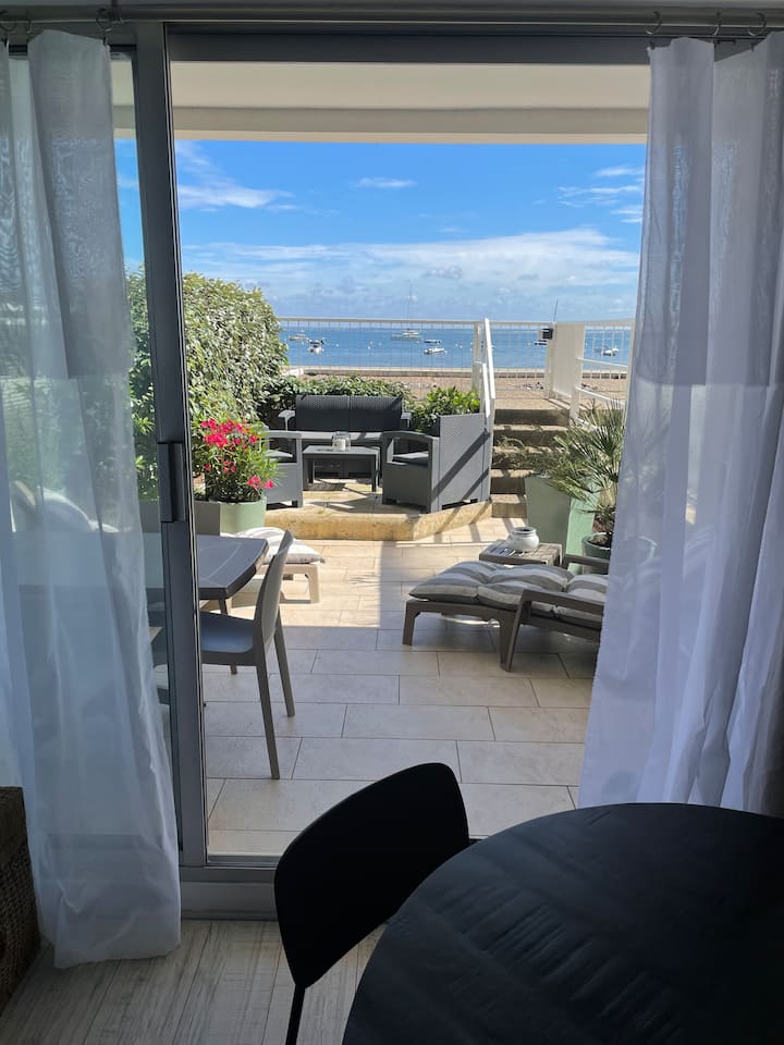 Une Terrasse De Plain-pied Sur La Plage - Bassin d'Arcachon