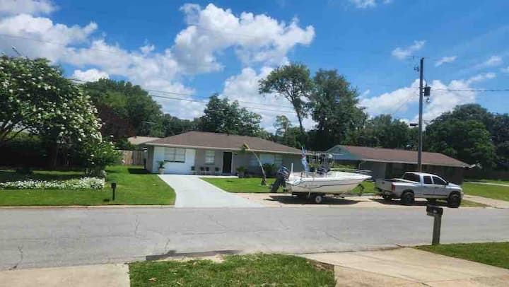 4 Br 2ba Home Patio, Great Boat & Trailer Parking - Fort Walton Beach, FL