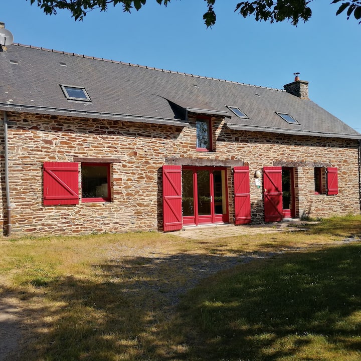 Cadre Très Agréable, Maison Rénovée - Brocéliande