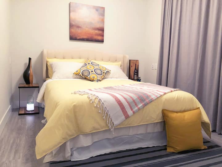 2.5 Bedroom House 3 Mins Walk To Subway - Vancouver
