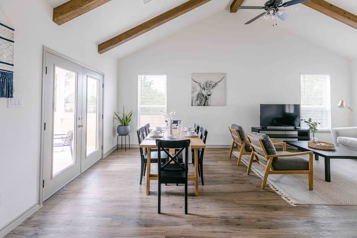Hill Country Lake House Family Getaway - Canyon Lake, TX
