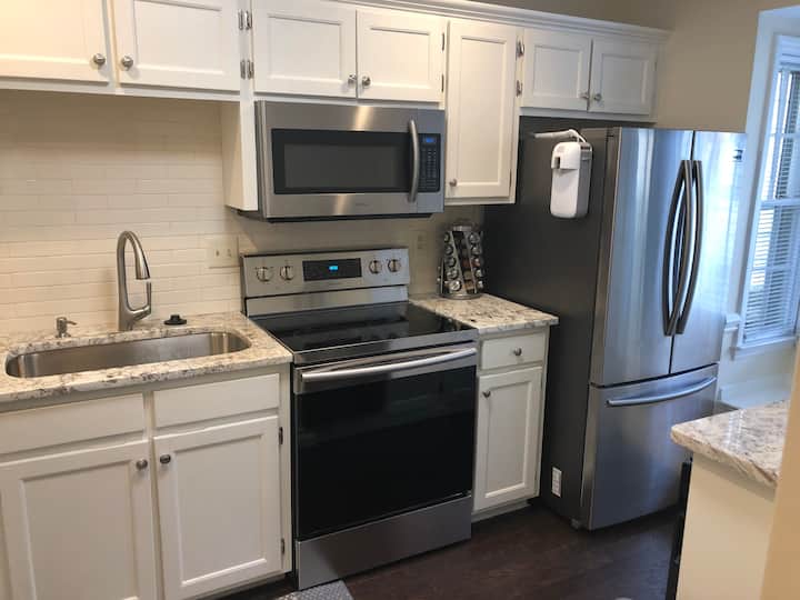 Wonderful 2 Bedroom Townhouse In South Charlotte - Ballantyne - Charlotte