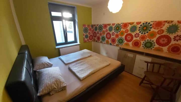 2person- Musicbar Flowerpower Hostel - Leipzig