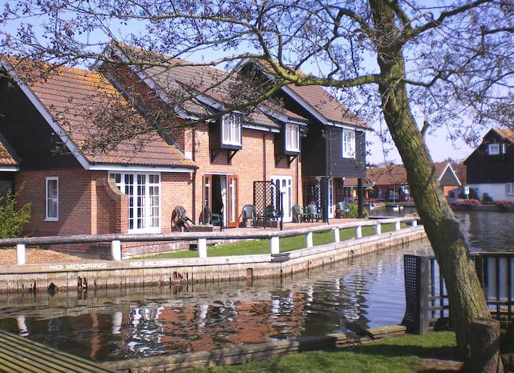 Wroxham Holiday Rentals & Homes - England, United Kingdom | Airbnb