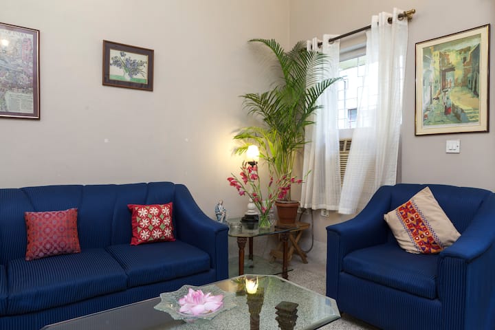 Private Room In Jodhpur Park, Kolkata - Kolkata