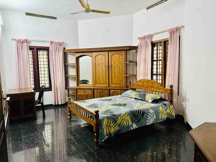 Private Room And Bath (Room 1) - Kollam