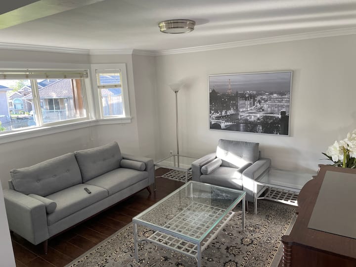 Bright, Clean, Modern, Spacious 2 Bdr Garden Suite - Abbotsford