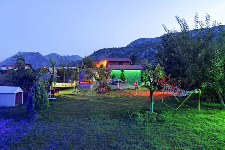 Flora Garden Hostle - Çıralı