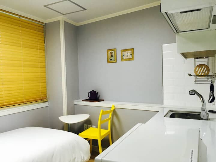 A Classy&cosy Singleroom@daehakro - Seoul
