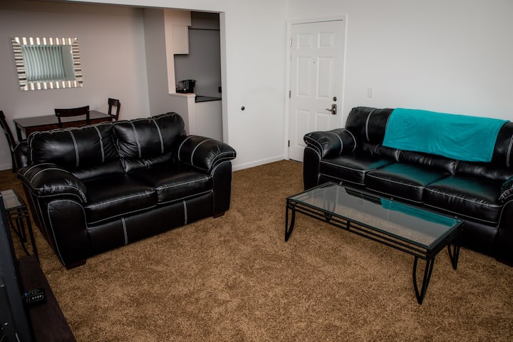 92-1|beautifully Furnished 1-bedroom Apartment - Canton, OH