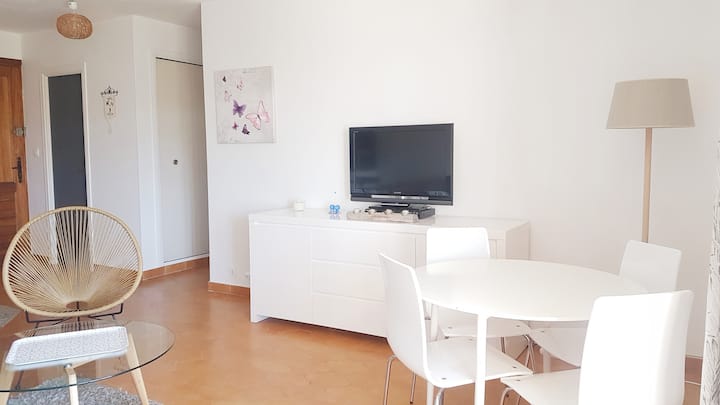 Charmant T2 Lumineux Et Bien Situé - Sanary-sur-Mer