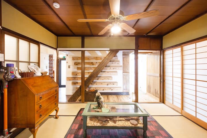Build 50 Years Old Classic Home W/ Wooden Balcony - Uji