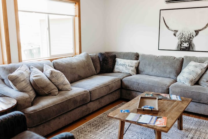 Newly Built Central Cozy Clean Blue Bungalow - Port Angeles, WA