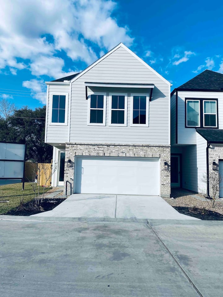 Hidden Gem - Gated Community Near Dt, Iah & Pass - Houston, TX