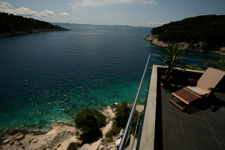 Beautiful Views, Right On The Sea - Vis