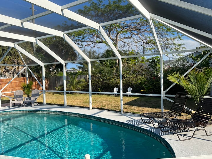 Sb’s Relax Beach Home- Pool/ Beach/private Yard - Fort Pierce, FL