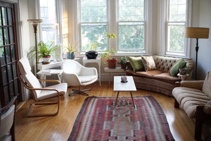 2 Sunny Guest Rooms In 1920s Flat Amid Parks+cafés - Boston, MA