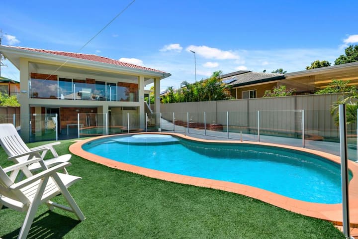 2 Houses - Poolside Living For Xmas And Ny In Gc! - Gold Coast