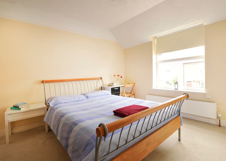 Quiet, Light Room Near City Centre | Free Parking - Norwich