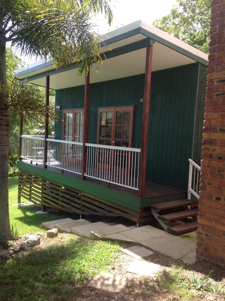 Cosy Private Cabin - Yandina