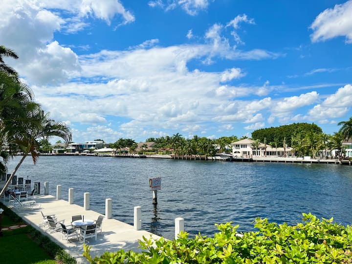 Renovated Intercoastal 2br/1ba Condo Walk To Beach - Fort Lauderdale, FL