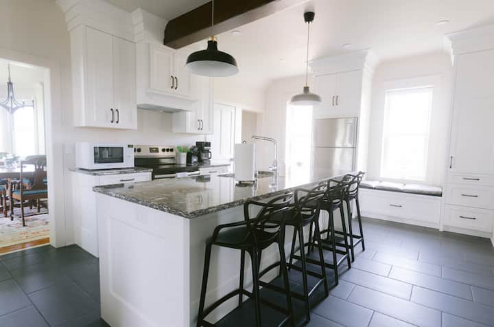 Luxury Niagara Vineyard Escape W/ 2 Bdrm For 4ppl - Niagara-on-the-Lake