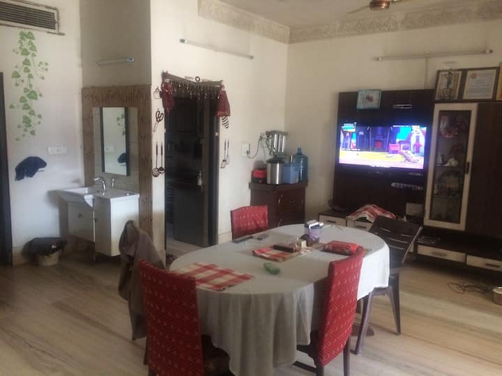 Private Ac Room In The Heart Of City (W/ Bfast) - Jaipur