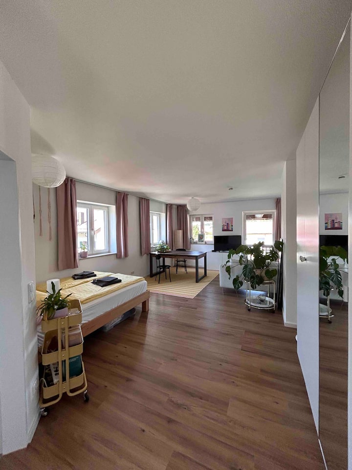 Studio Am Bahnhof In Holzkirchen, Stadt- & Bergnah - Holzkirchen