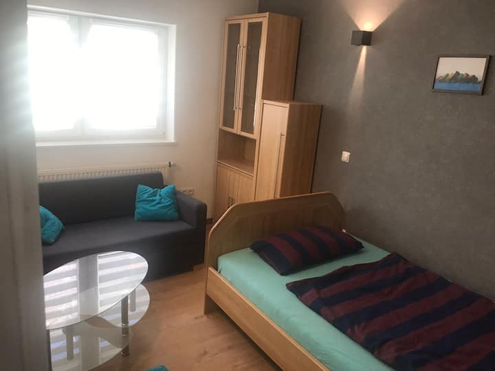 Gemütliches Zimmer Zum Erholen Und Arbeiten - Aschaffenburg