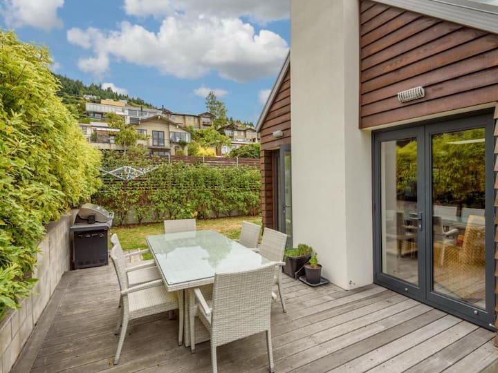 Central & Convenient 3br Townhouse - Queenstown, New Zealand