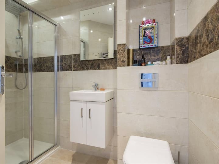 Private Flat In Hackney Central - London, UK