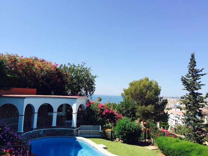 Villa With Lovely Garden,swimming Pool & Sea View - Mijas