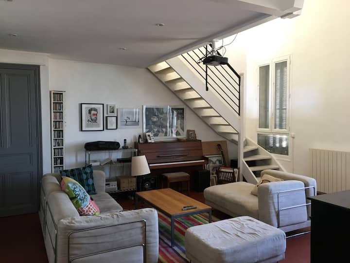 Grand Appartement Type Loft Avec Terrasse - Nîmes
