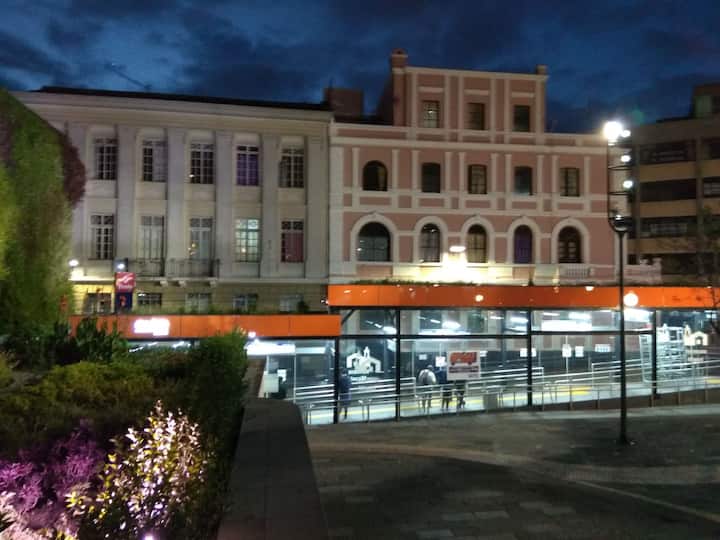 Hostal MediodÃa En El Centro De Quito - Quito