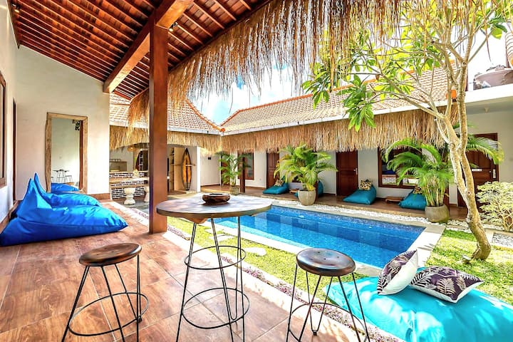 New Cosy Villa 5 Bdr Batu Bolong Beach Canggu - チャングー