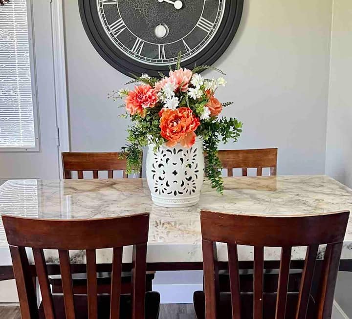 Comfy Cozy Farmhouse Cottage - Scottsdale, AZ