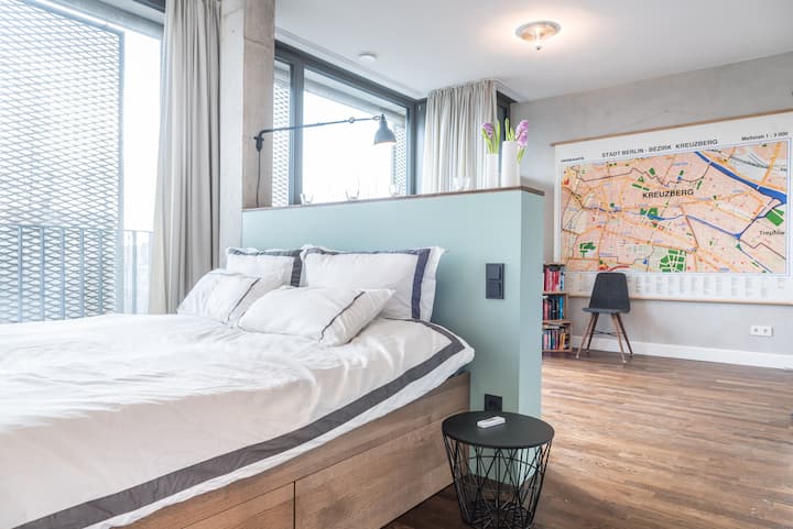Modern Loft Living In Berlin Mitte - Berlin
