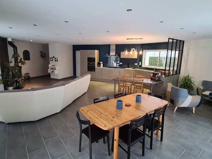 Villa,à La Campagne 5 Min Puy-en-velay
4 éToiles - Haute-Loire