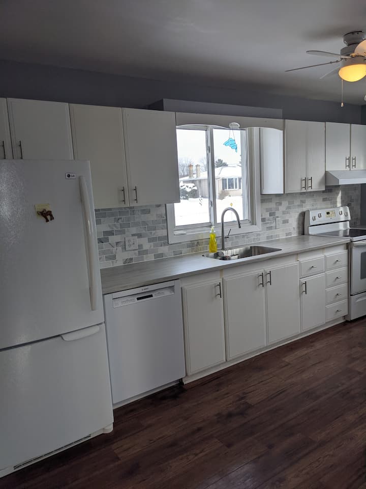 Spacious & Quiet Home With Beautiful Patio - Sault Ste. Marie, MI