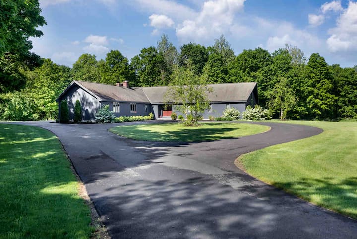 Spacious Home Nestled Along The Blackberry River. - Berkshire County, MA