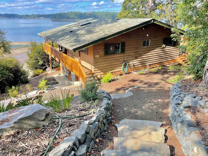 Harstine Island Beach-front Cabin - Tolmie State Park, Olympia