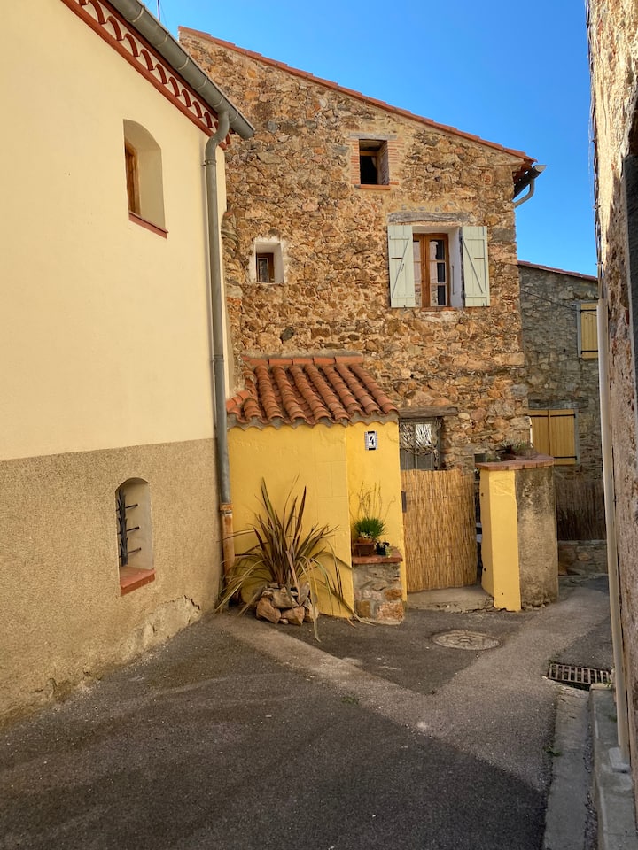 Classic Catalan Village House - Pyrénées-Orientales