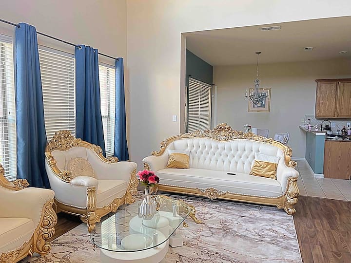 Modern Oasis For Family Escape - Arlington, TX