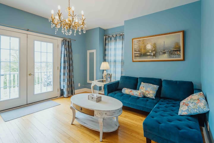Paris Suite W/breakfast (Can Side) - Niagara Falls