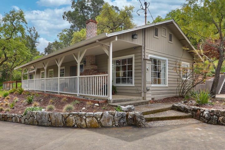 Los Gatos Home With A View - Los Gatos, CA