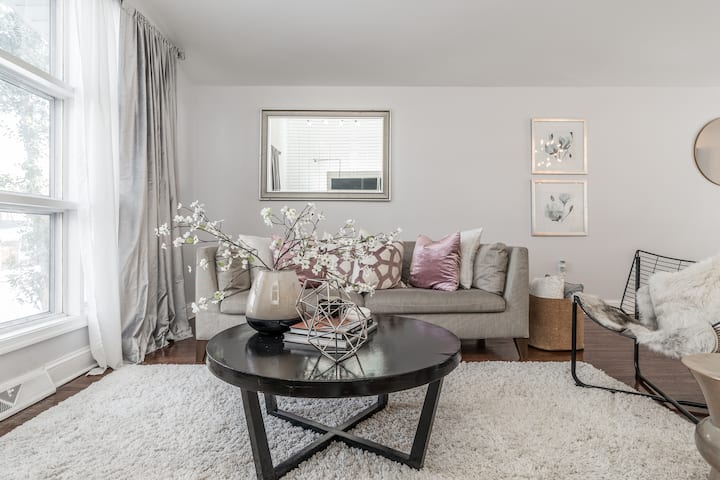 Newly Renovated Modern Home - Bryn Mawr, PA