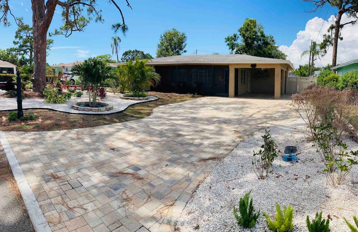 Mid Century Modern Beach Bungalow On Island & Pool - Venice