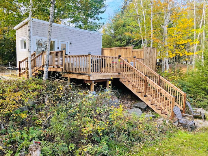 Lakefront Tinyhome Chester Grant With Hot Tub - Nova Scotia
