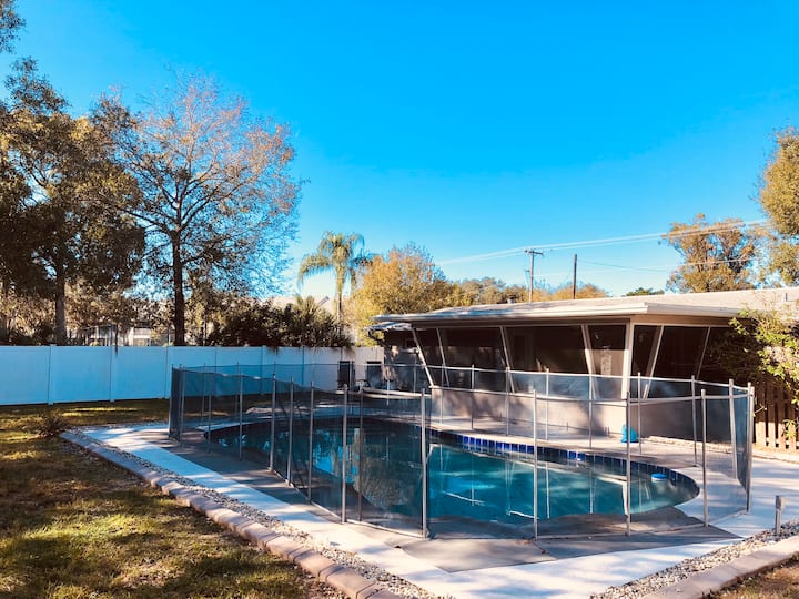 Sarasota Poolside Retreat - Lido Key Beach, Sarasota