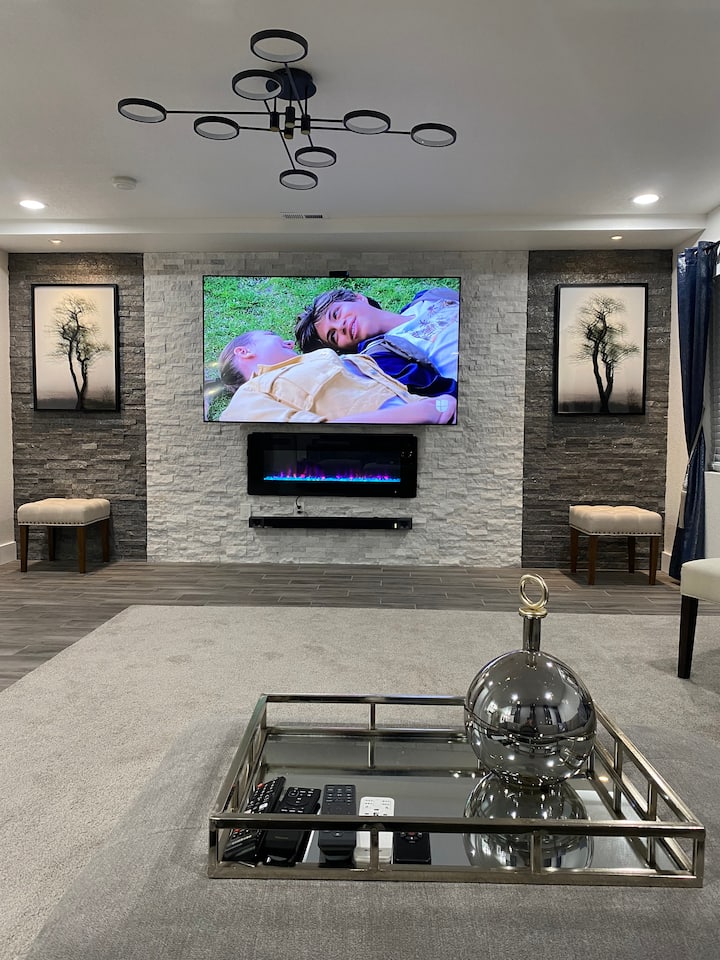 Bright Walk-out 2br · Private Patio & Yard · Quiet Area - Aurora